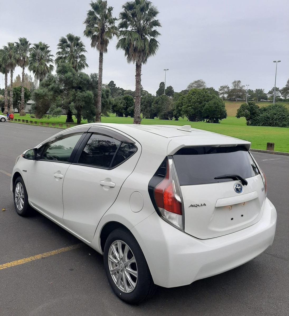 2015 Toyota Aqua S model S model – Tomatoq