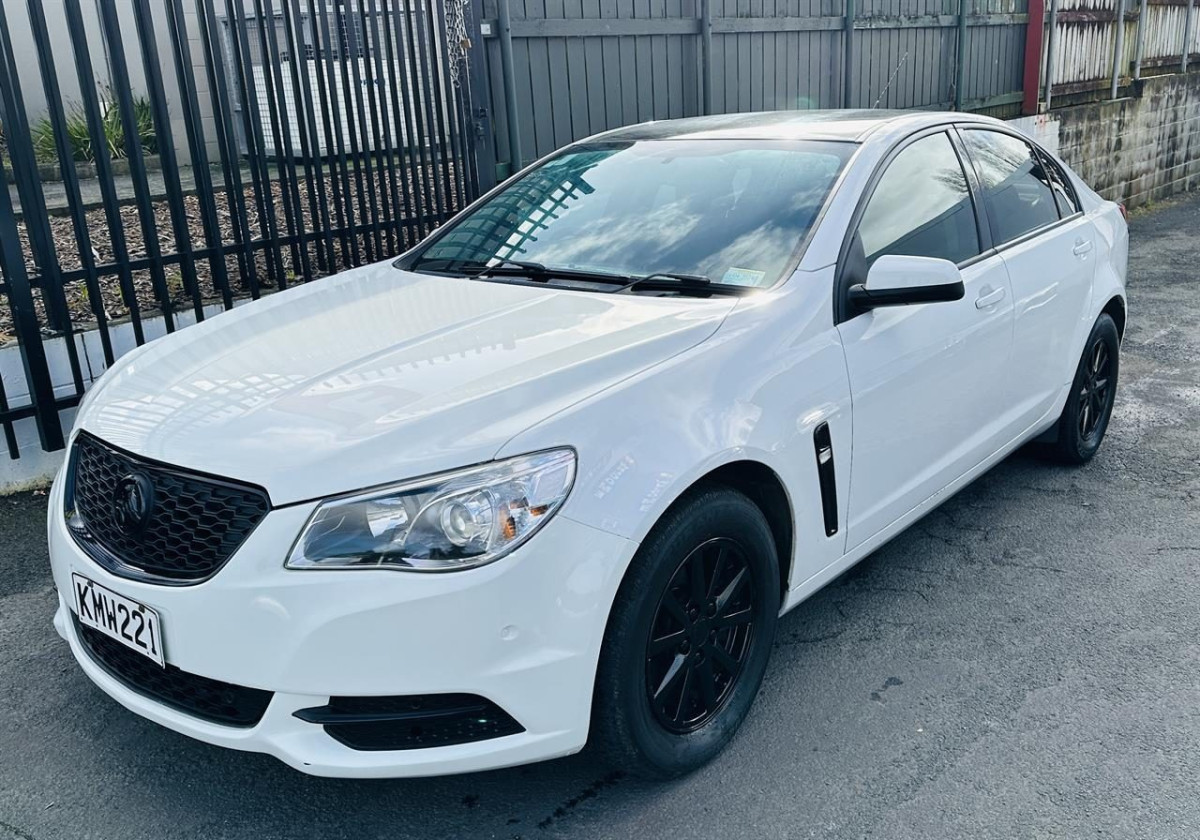 2017 Holden Commodore VF Evoke V6 – Tomatoq