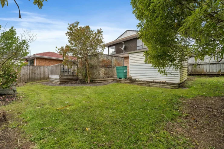 MORTGAGEE SALE, Botany Downs School zone, Corner Brick & Tile 4 beds ...